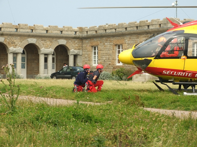 Dispositif de protection avant atterrissage hélico