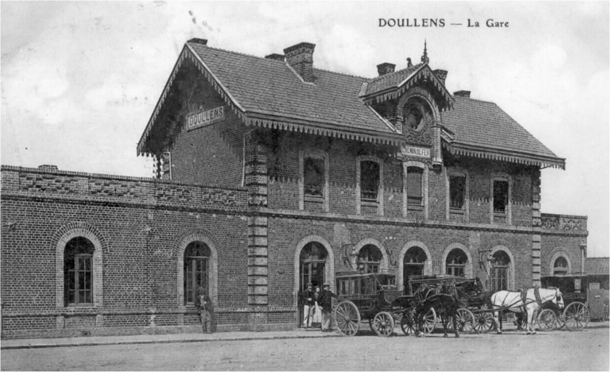 Photo DOULLENS de l'album cartes postales